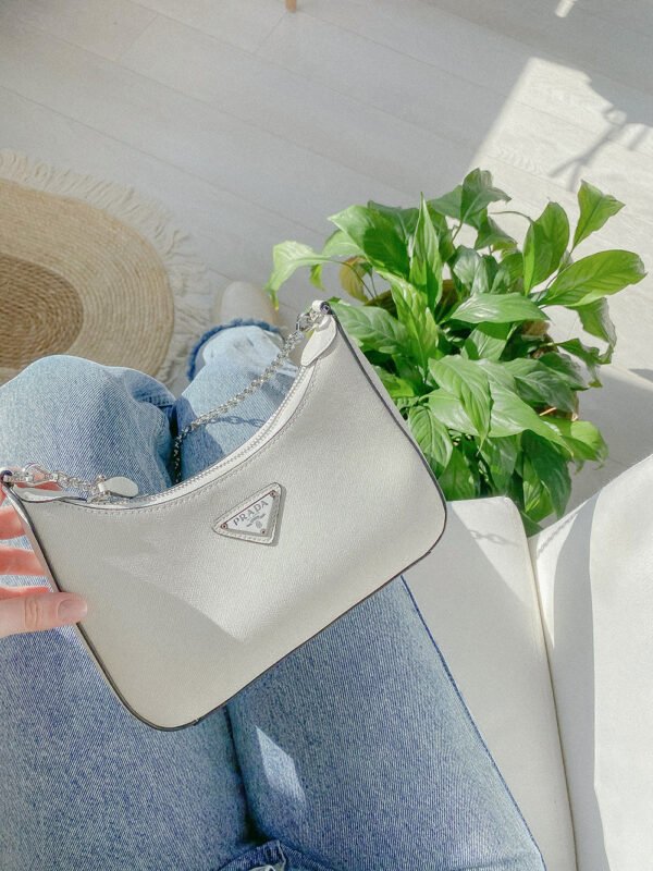 The Clean Girl Aesthetic Explained: A Complete Guide ⋆ The Aesthetic Shop